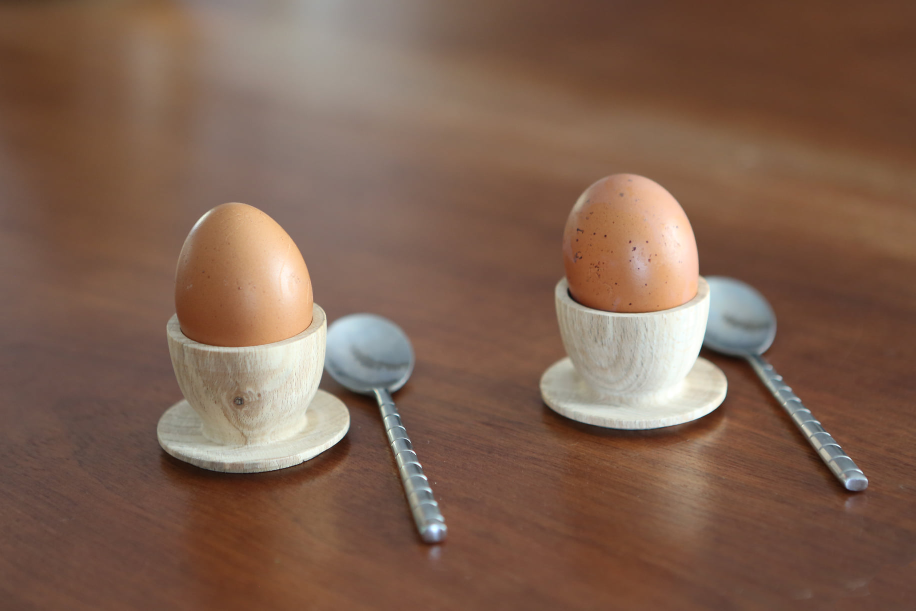 Coquetier avec coupelle personnalisable - Bouliwood Créations Bois