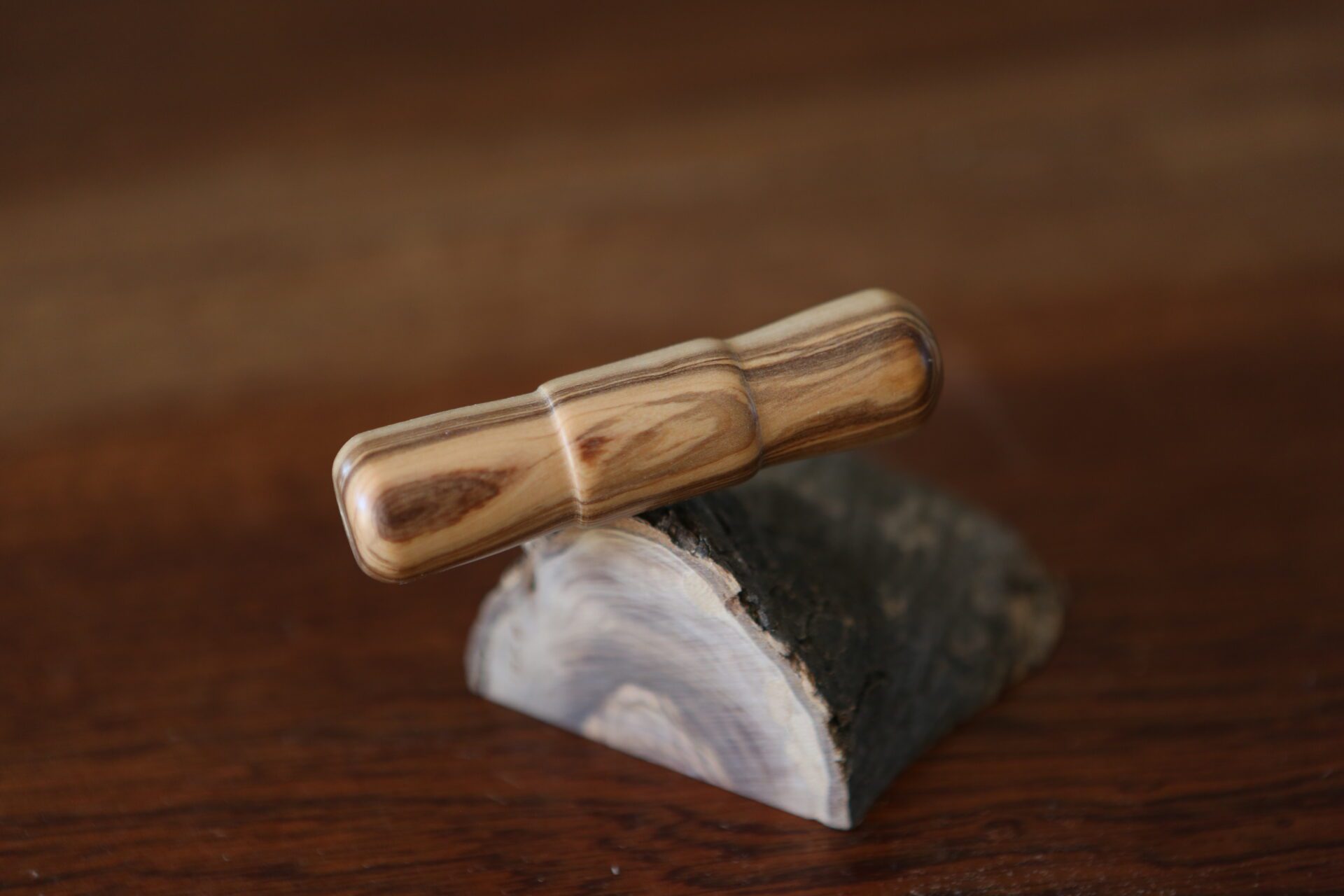 Tire bouchon en Olivier 1 - Bouliwood Créations Bois