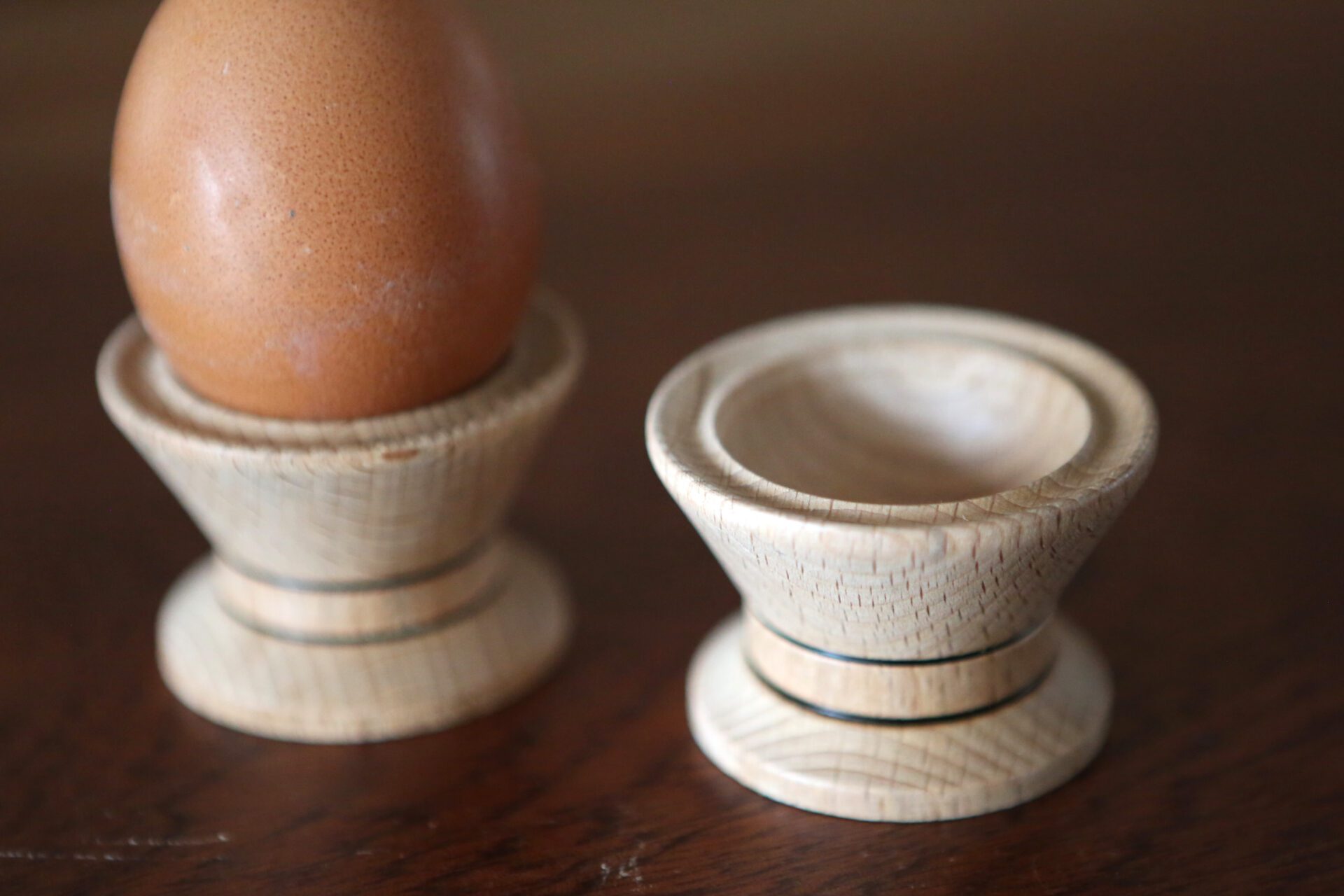 Coquetier avec liseret personnalisable - Bouliwood Créations Bois